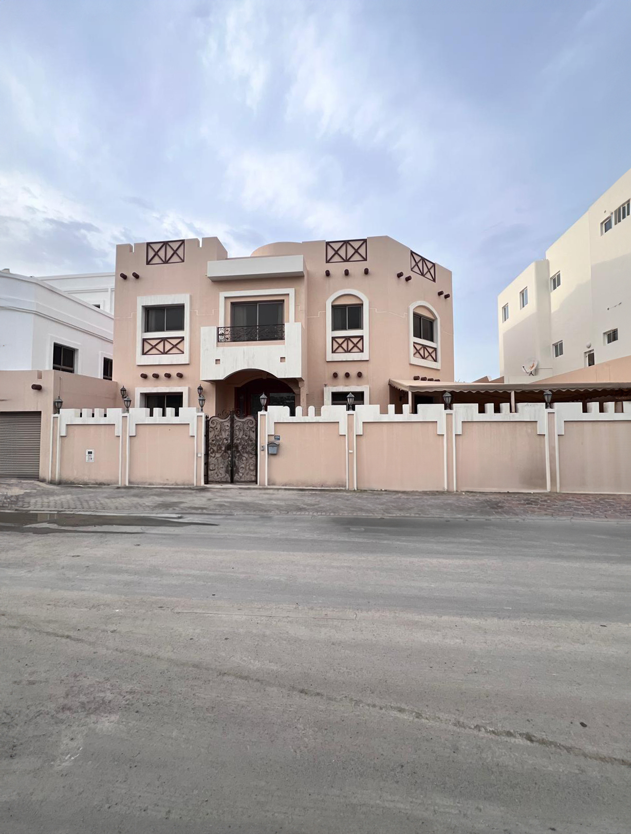 Luxury Villa for Sale in Mahooz | Pool | Maid’s Room | House me