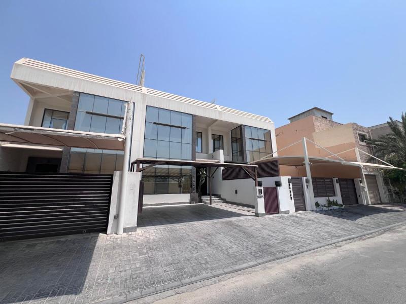 Spacious Villa for Sale in Sanad | Central AC | Garage | House me