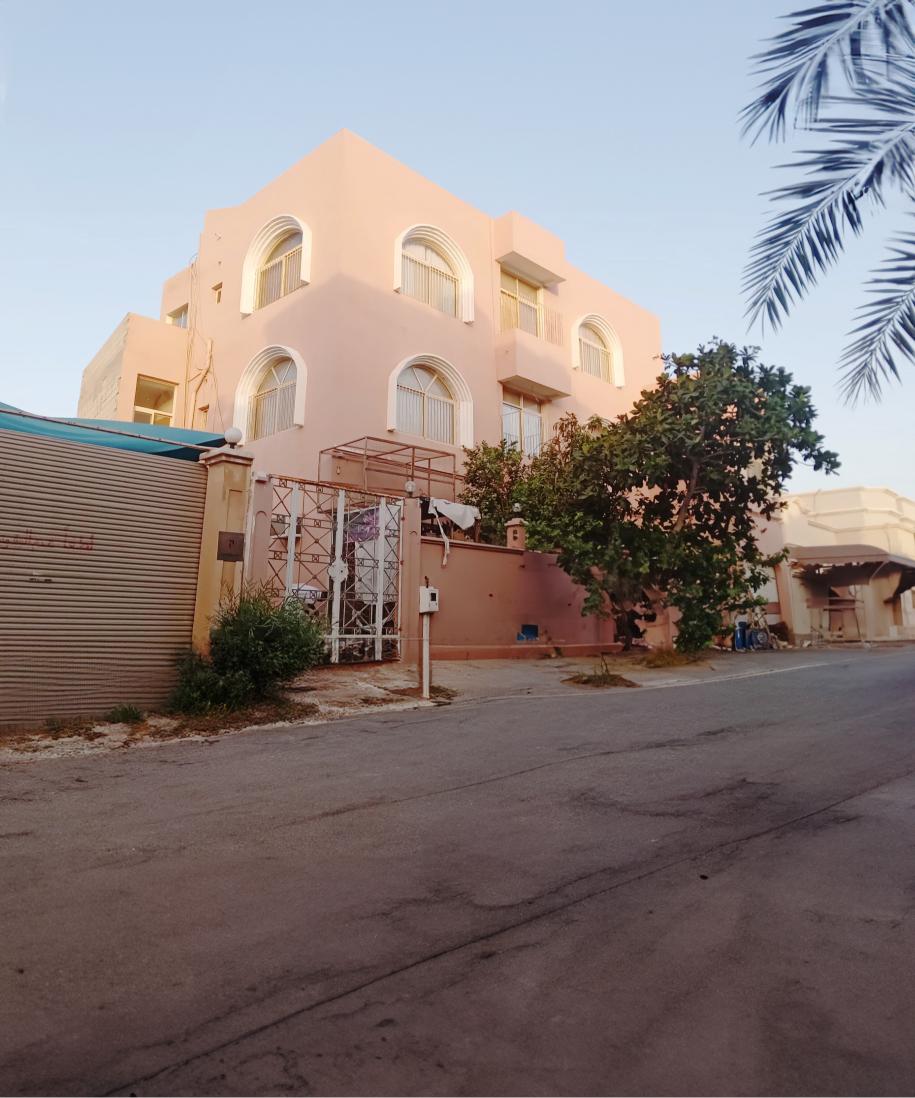 Spacious Villa for Sale in Samaheej with Garden | House me