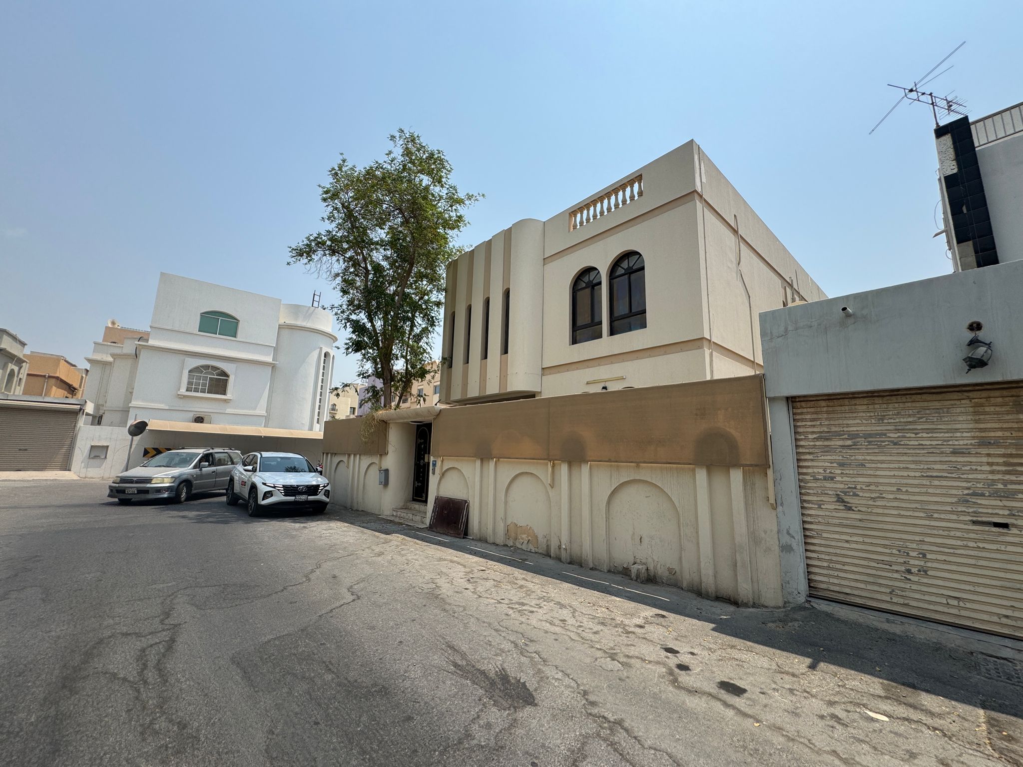Spacious Villa for Sale in Zinj Behind Pizza Hut | House me