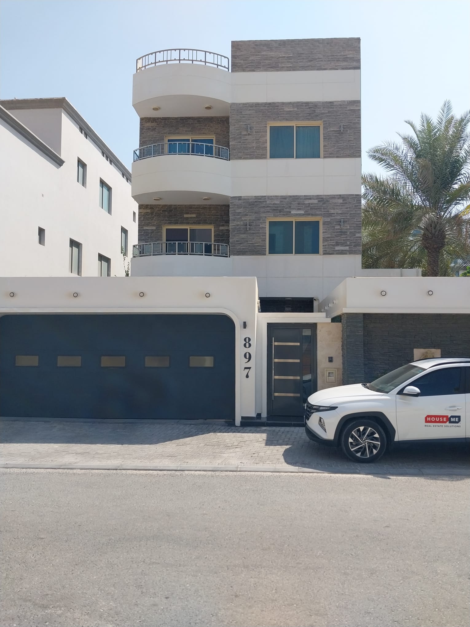 Luxury Villa for Sale in Amwaj Tala with Private Pool | House me